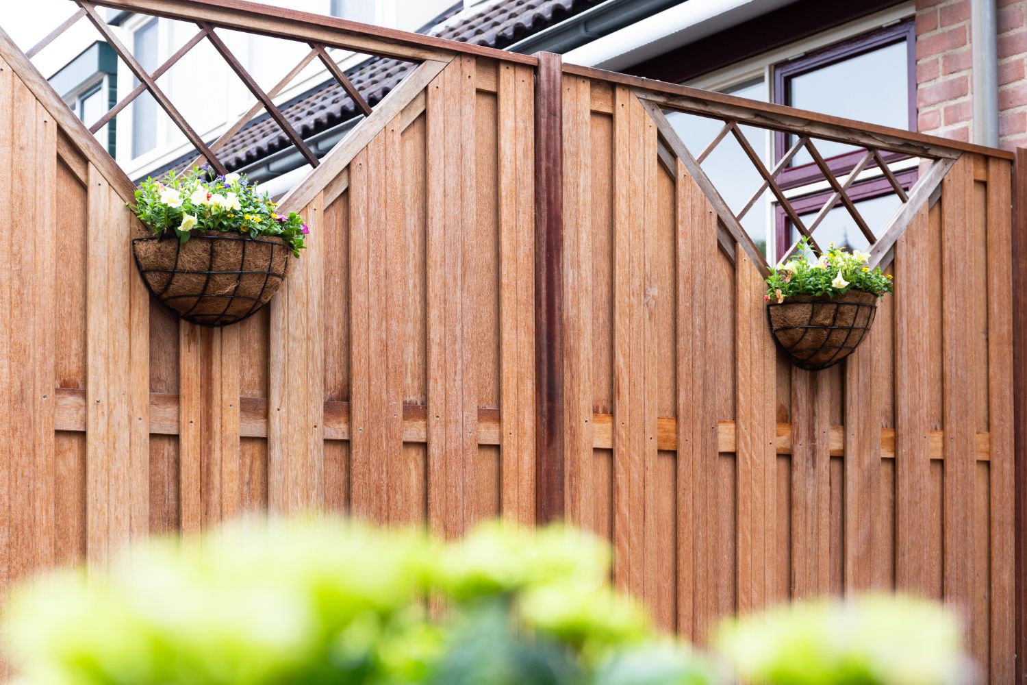Keruing hardhout: ideaal voor een duurzame schutting! | Vandentop Tuinhout