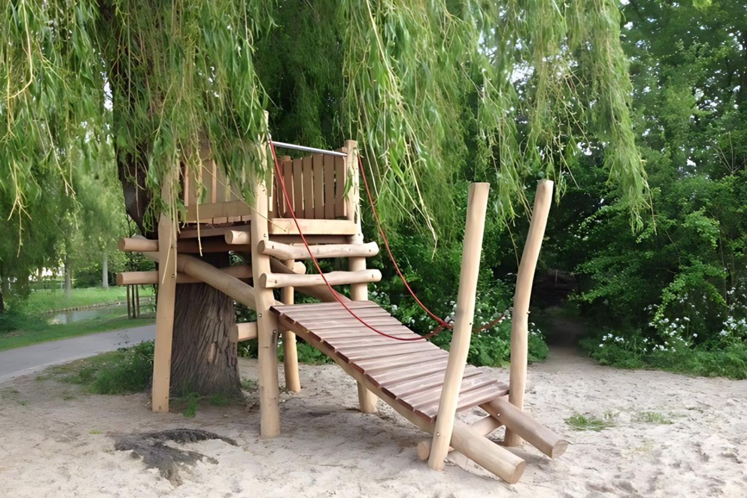 Loofhout: wat is het en kun je het buiten toepassen? | Vandentop Tuinhout