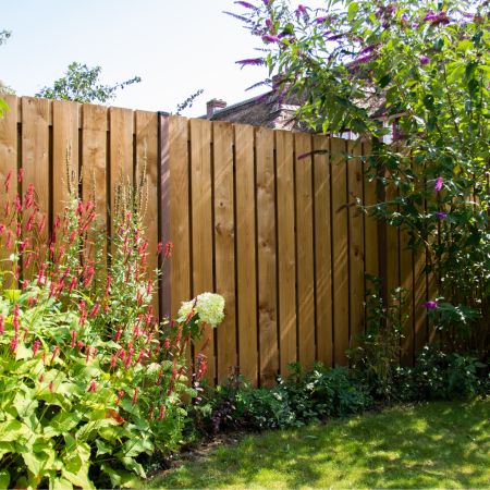 Loofhout: wat is het en kun je het buiten toepassen? | Vandentop Tuinhout